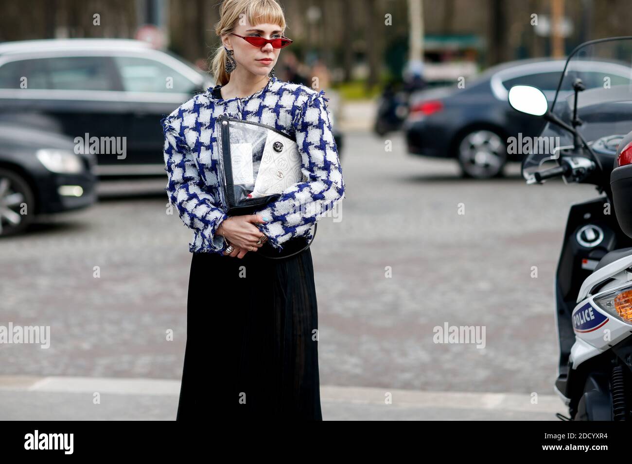 Street style, Courtney Trop arriving at Chanel Fall-Winter 2018-2019 ...