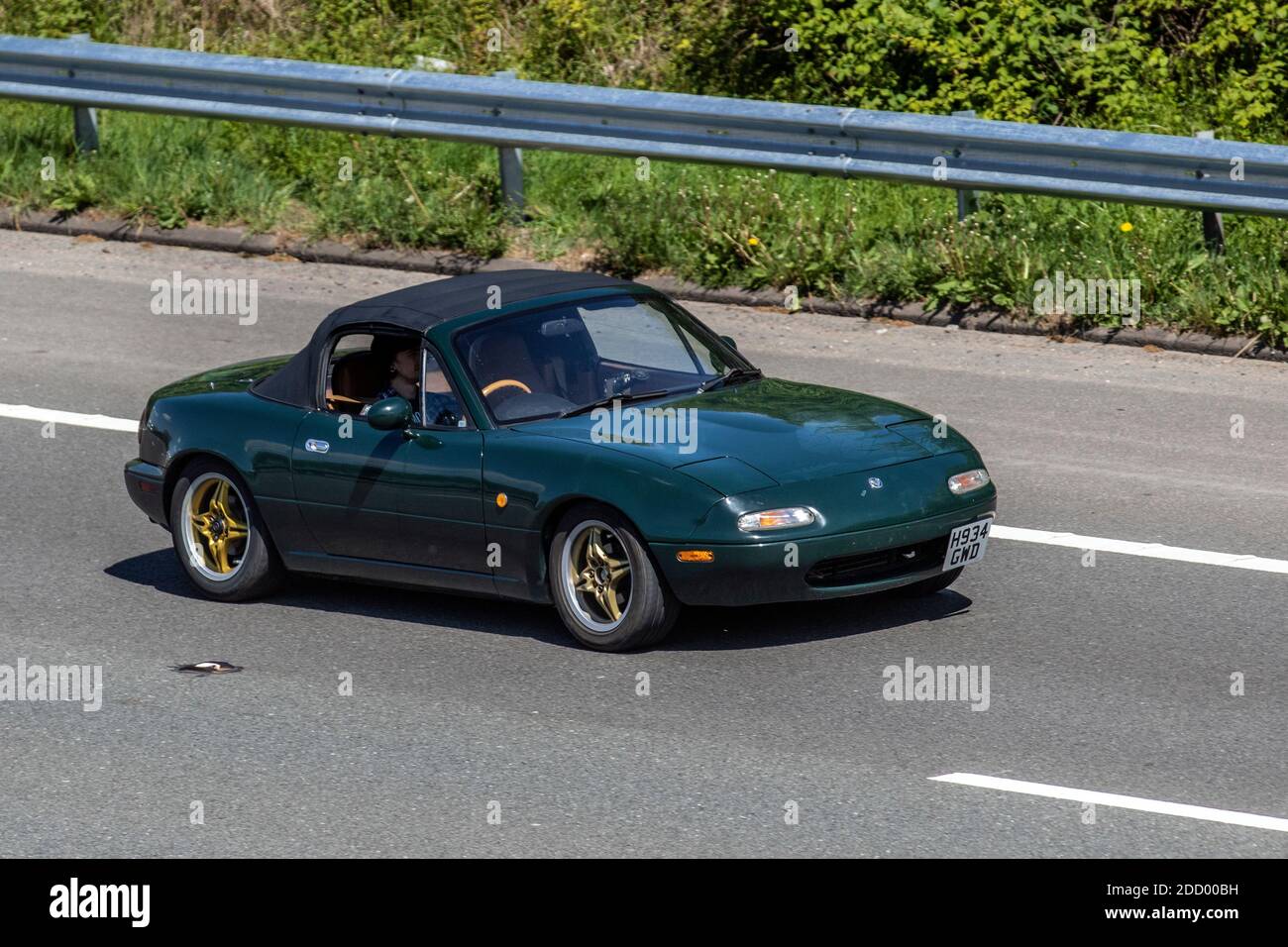 Mazda Miata 1990 White