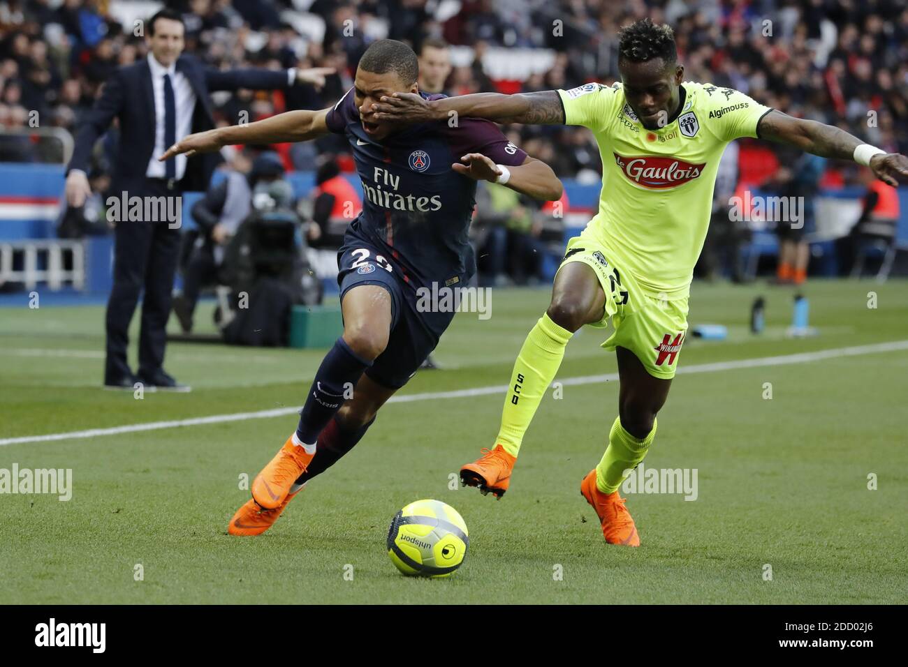 PSG's Kylian Mbappe is wounded in a eye by Angers's Abdoulaye Bamba ...