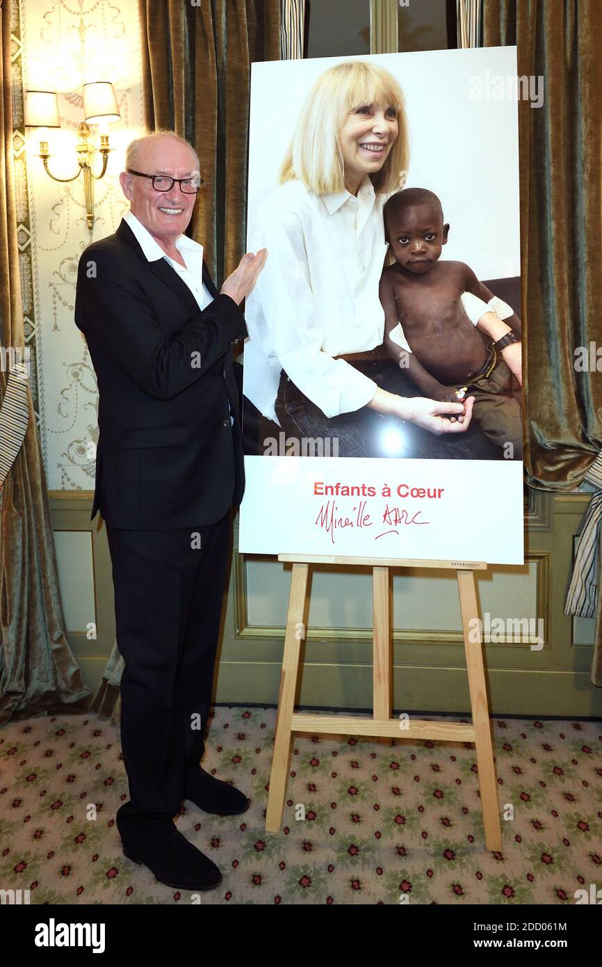 Exclusif - Pascal Desprez assiste au diner La Chaine de l'Espoir ...