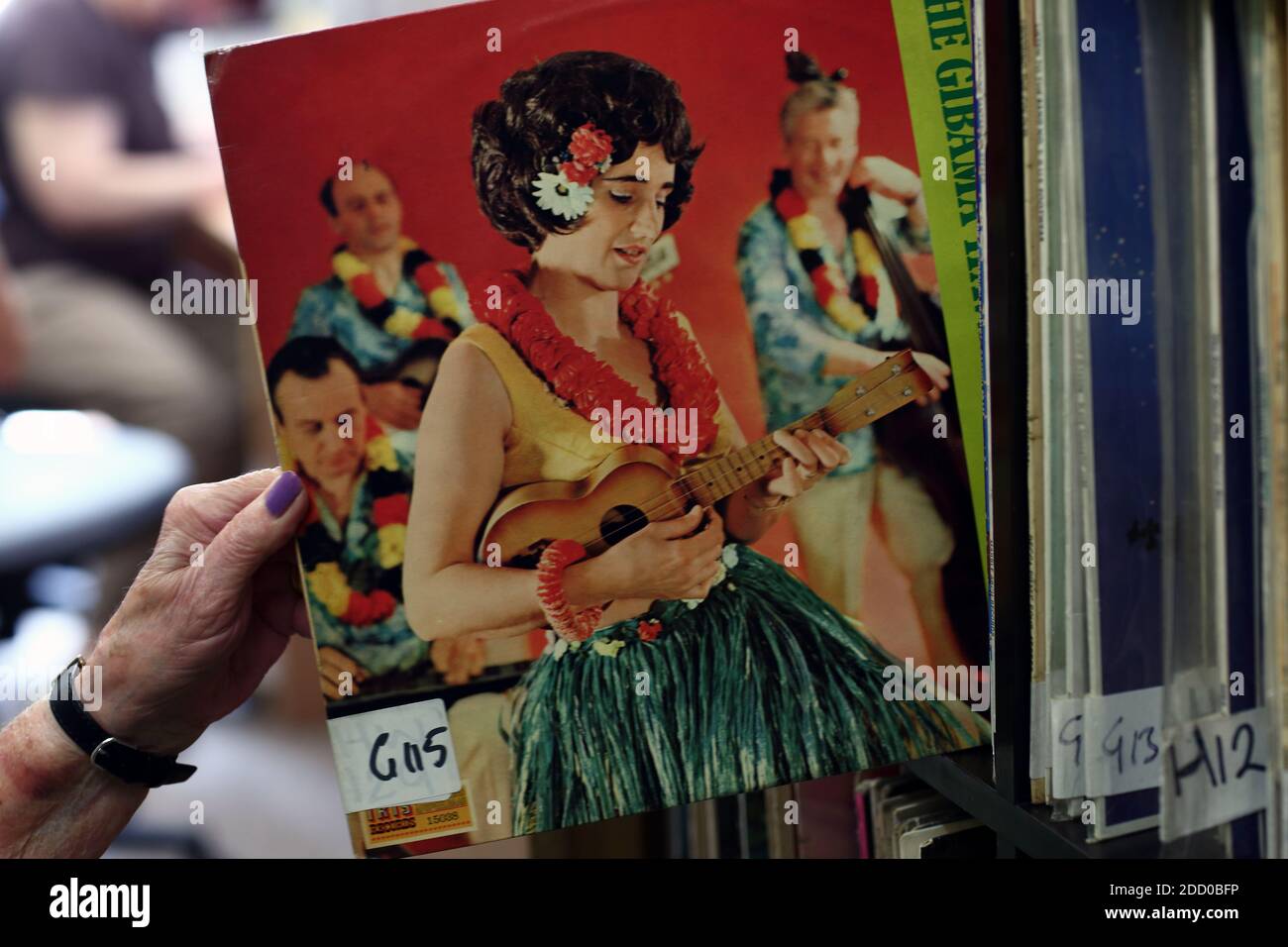 Vinyl station hi-res stock photography and images - Alamy