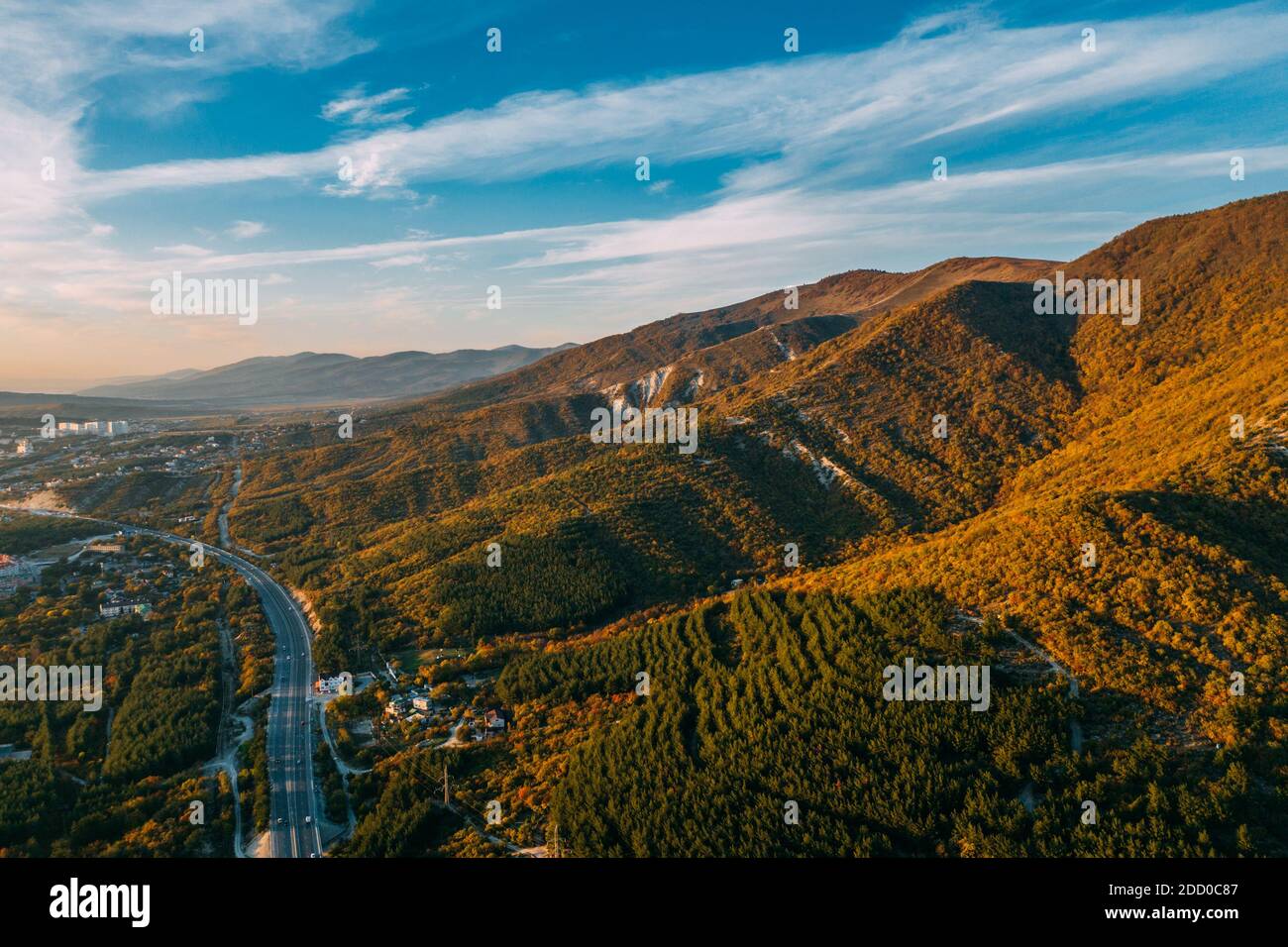 Foot of mountain hi-res stock photography and images - Alamy
