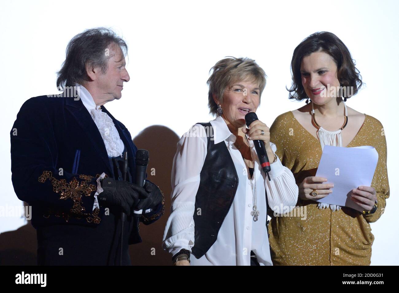 Mario Luraschi, Veronique Jannot et Armelle assistent a l'Hommage a ...
