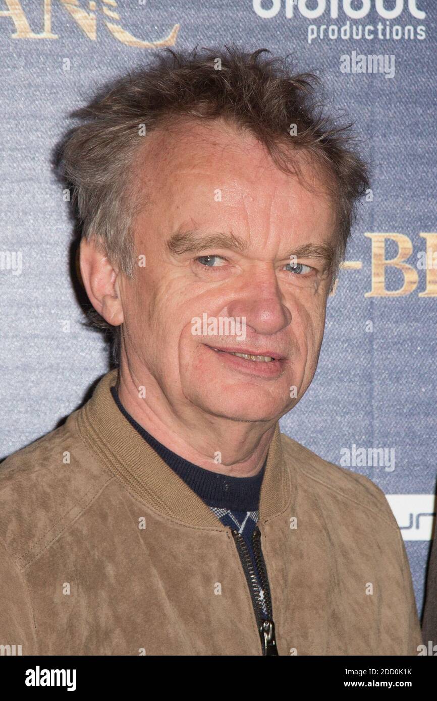 Dominique Pinon lors de l'avant-premiere du film 'Croc-Blanc' au ...