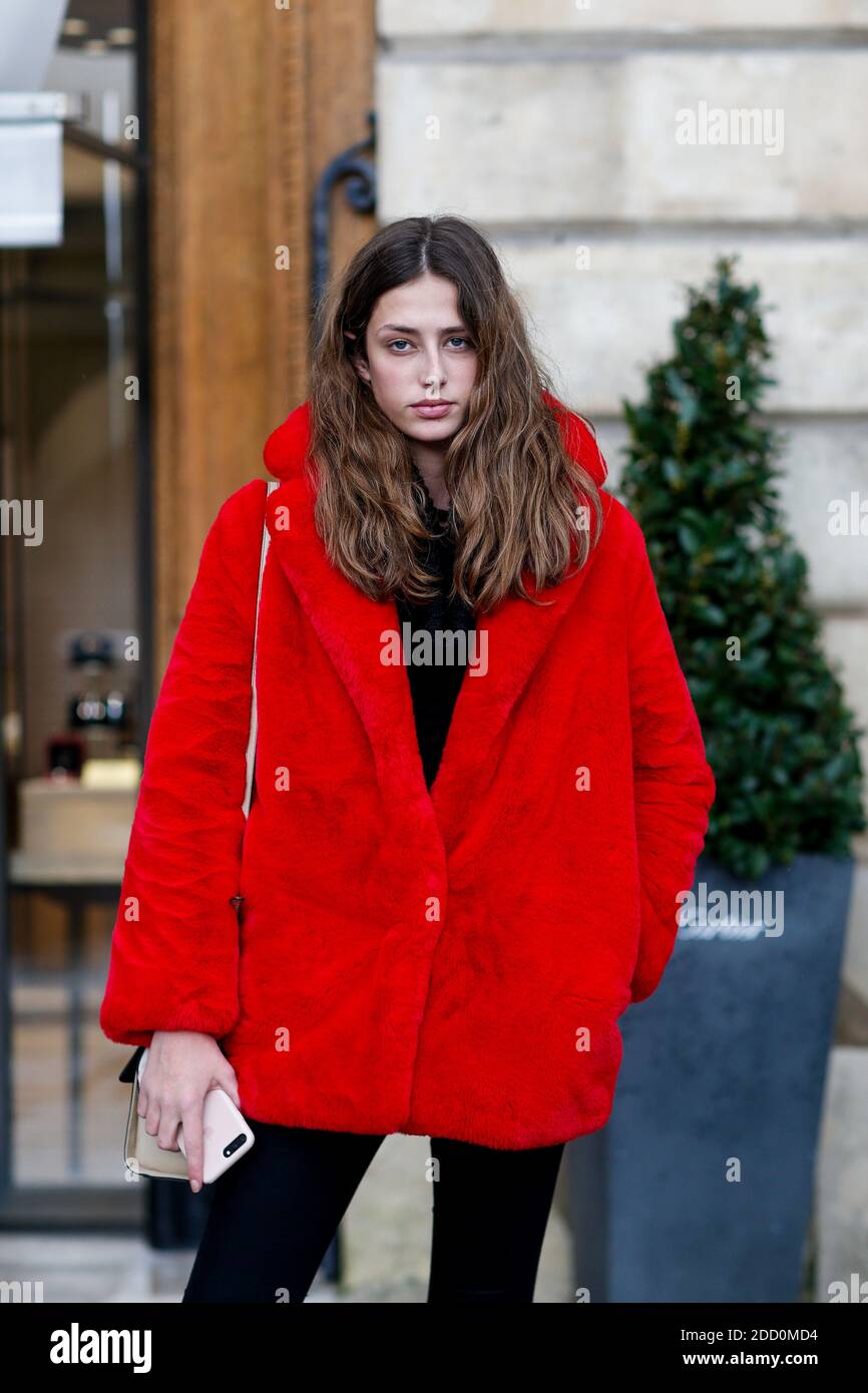 Street style, model Nora Vara after Schiaparelli Spring-Summer 2018 ...