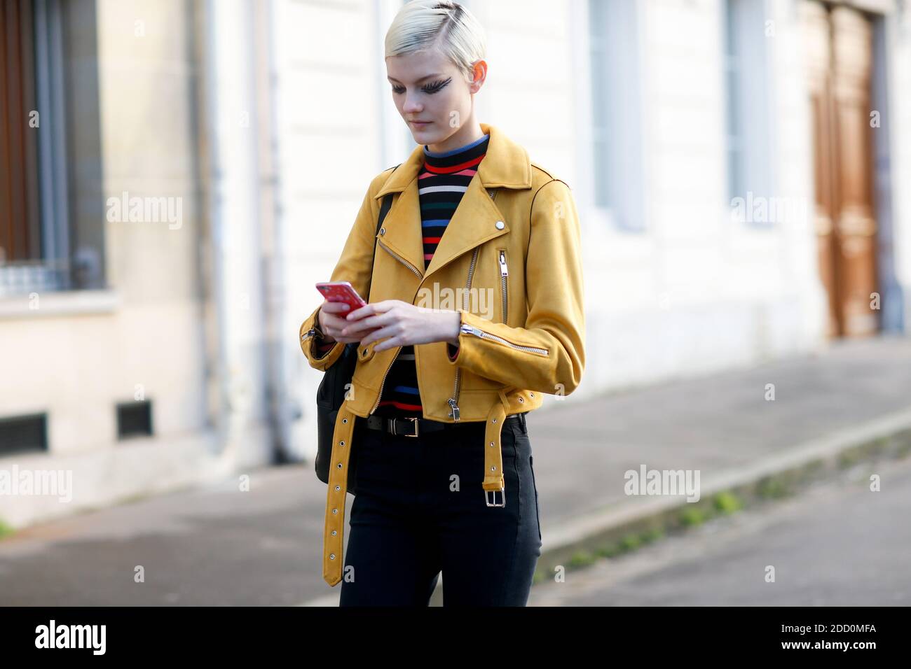Street style, model Sarah Fraser after Dior Spring-Summer 2018 Haute ...