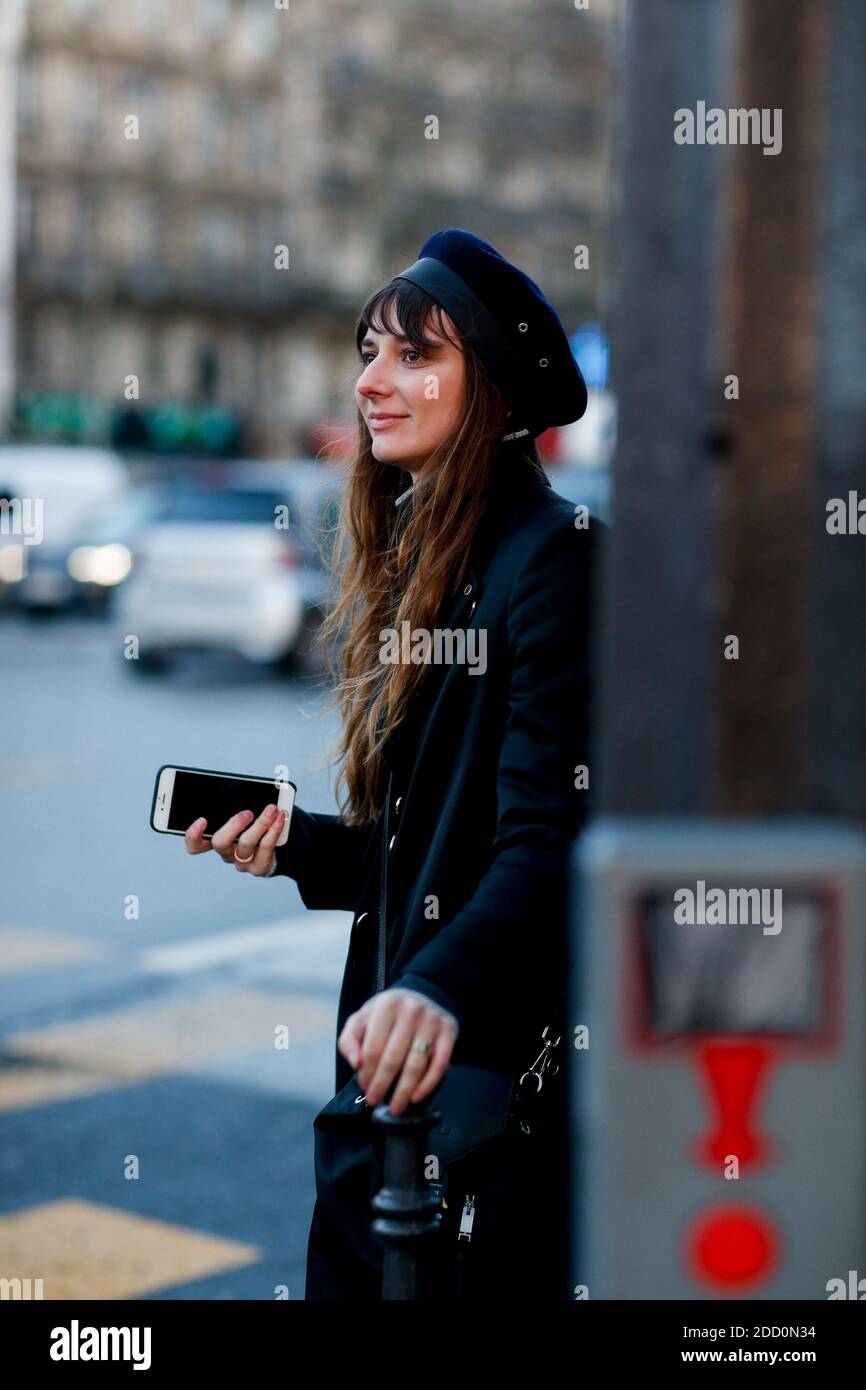 Street style, Brie Welch arriving at Proenza Spring-Summer 2018 Haute ...