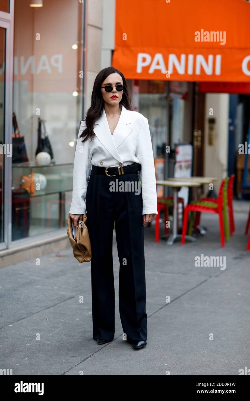 Street style, Evangelie Smyrniotaki arriving at Altuzarra Fall-Winter ...