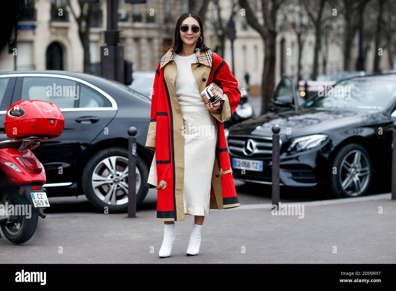 Street style, Jiyoung Kim arriving at Haider Ackermann Fall-Winter 2018 ...