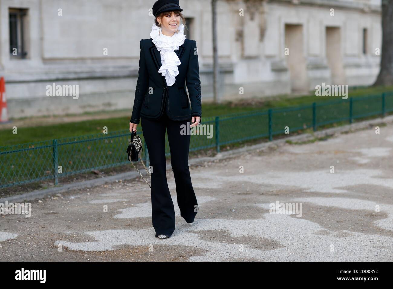 Street style, Jenny Cipoletti arriving at Elie Saab Fall-Winter 2018 ...