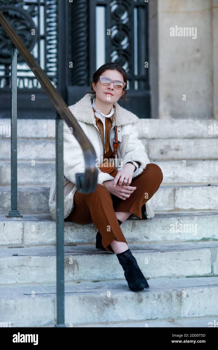 Street style, Mathilde Margail arriving at Elie Saab Fall-Winter 2018 ...