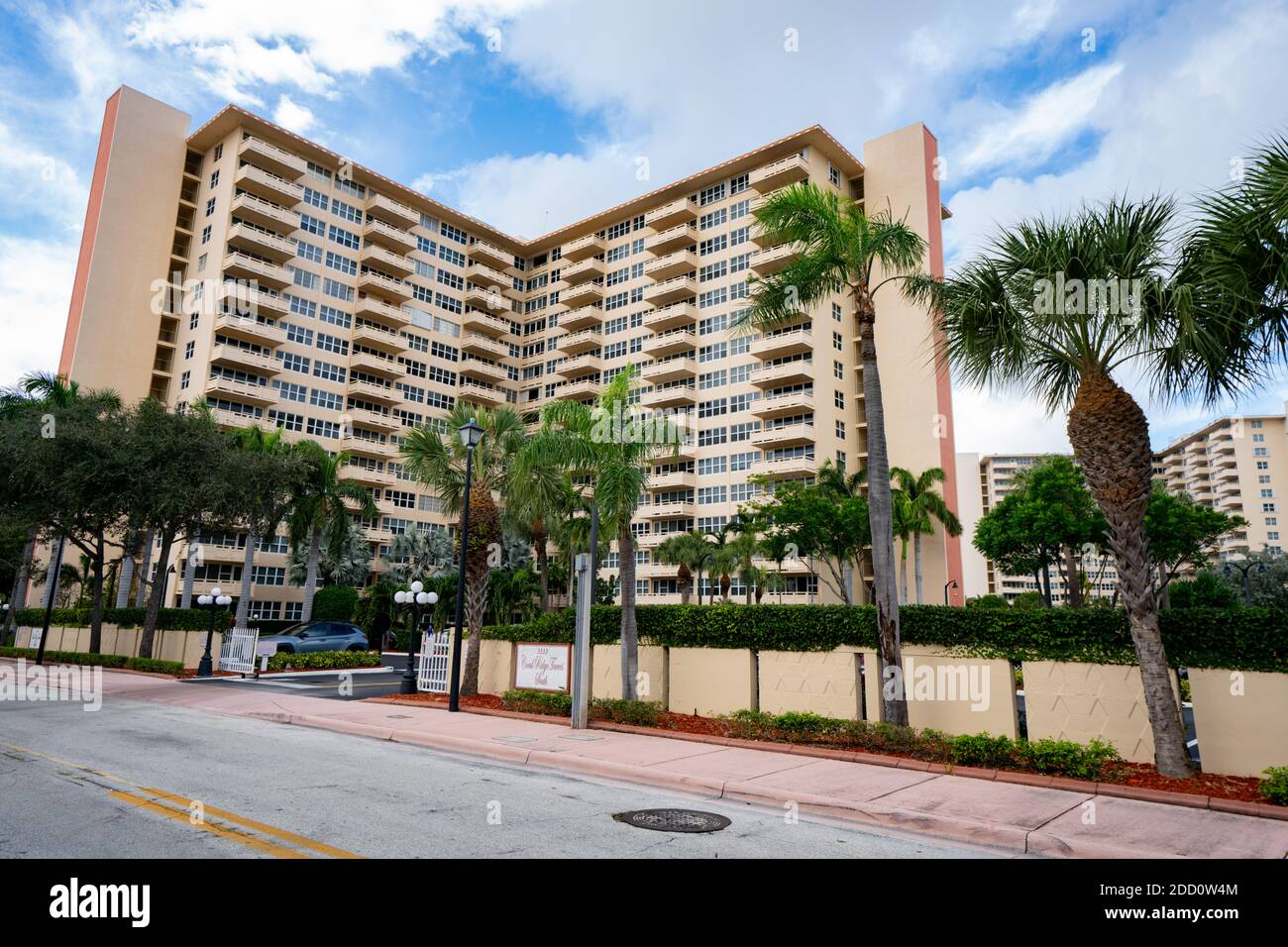 Coral ridge towers hi-res stock photography and images - Alamy