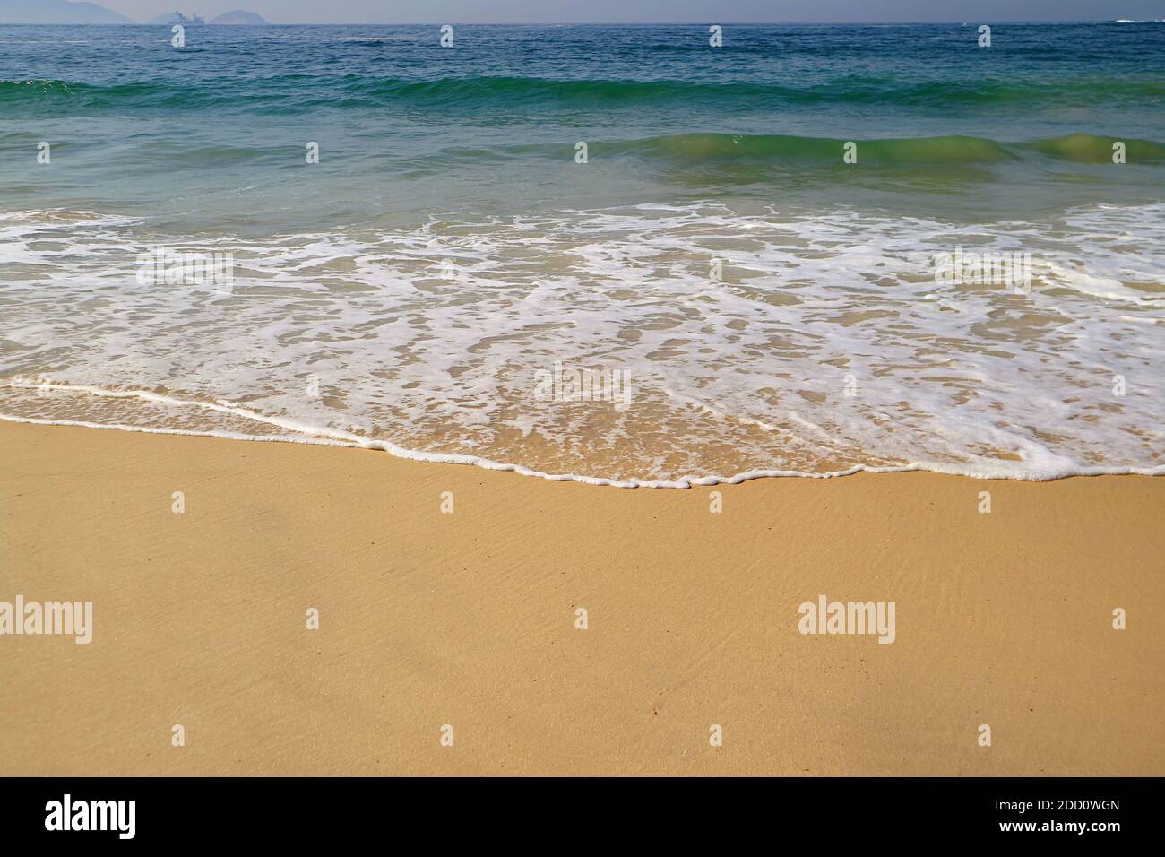 Empty copacabana beach hi-res stock photography and images - Alamy