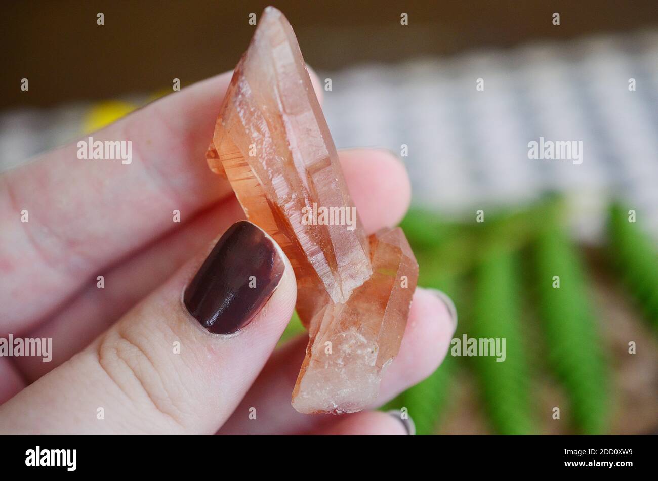 Beautiful quartz cluster, tangerine quartz. Orange healing crystal on ...