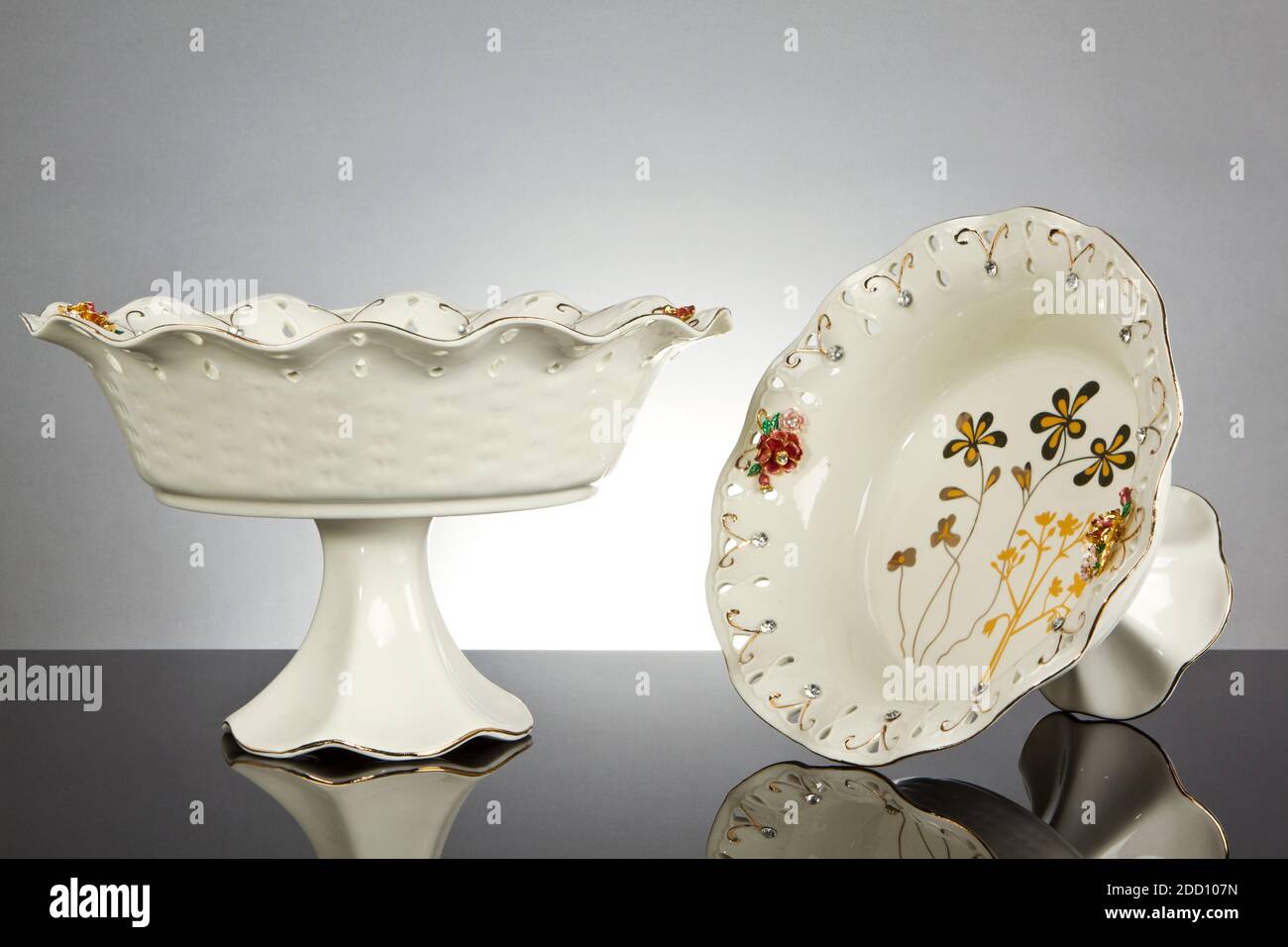 Elegantes china in a dramatic modern context Stock Photo - Alamy