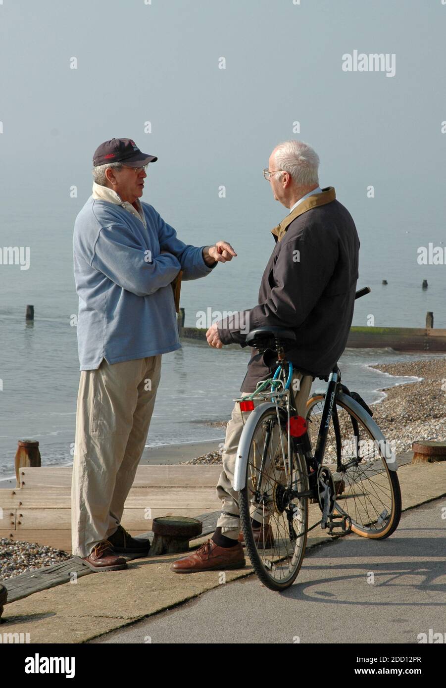 Two long breakwaters hi-res stock photography and images - Alamy