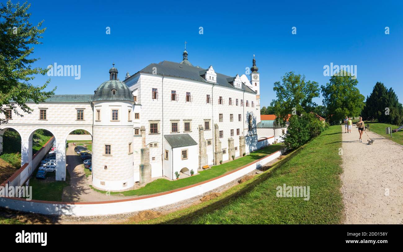 Pardubice (Pardubitz): Pardubice (Pardubitz) Castle in , Pardubicky ...