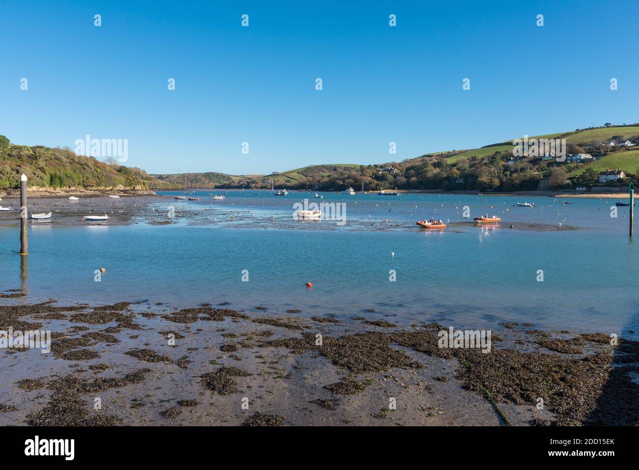 The Salcombe and Kingsbridge estuary by the popular South Hams town of ...