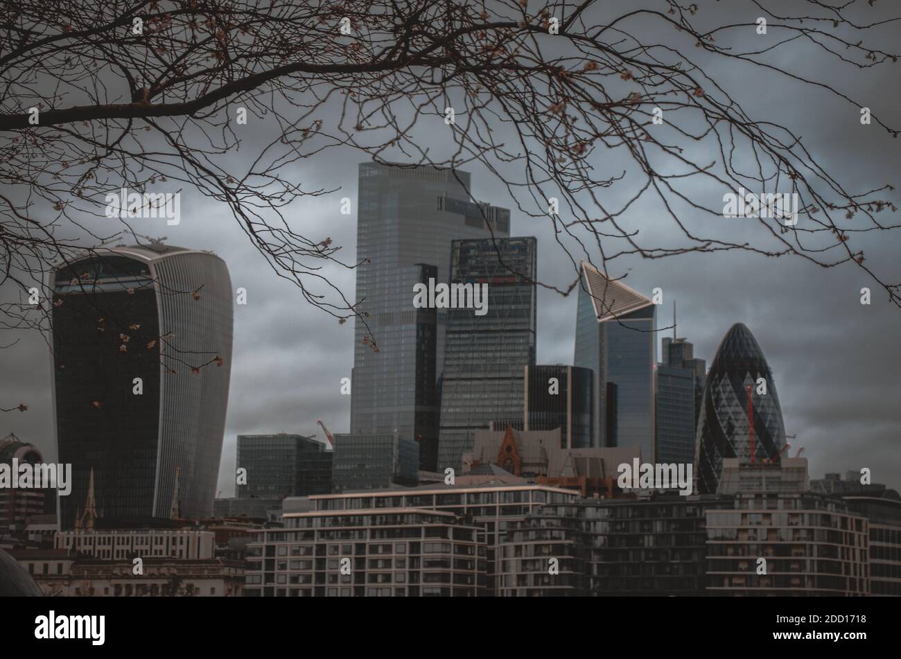 Dark clouds city of london rain skyline hi-res stock photography and ...