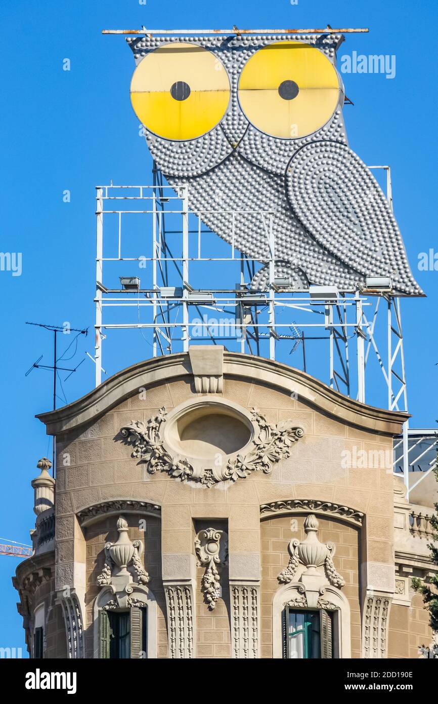 Owl barcelona hi-res stock photography and images - Alamy