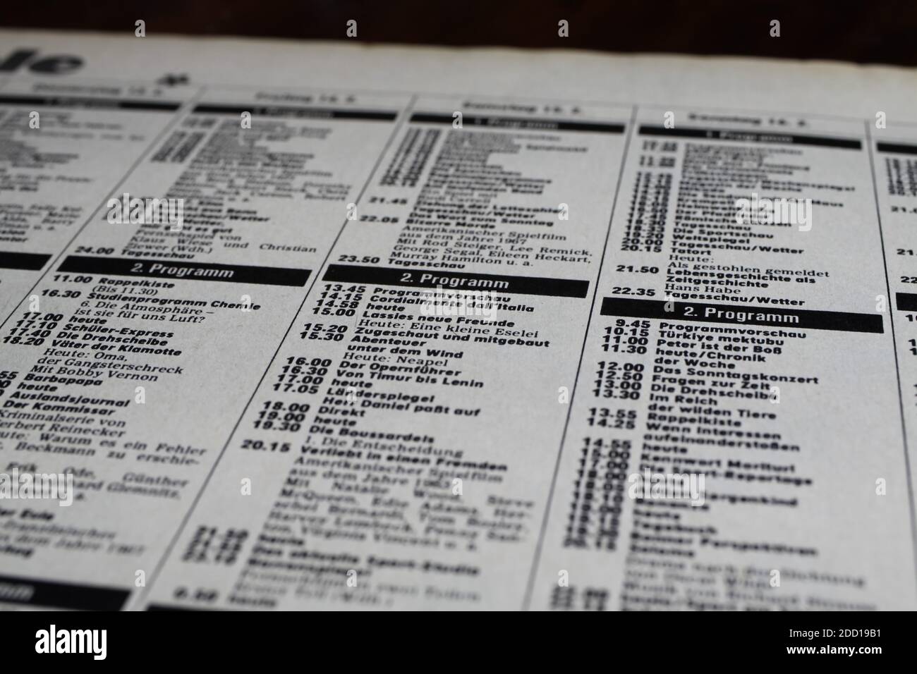 Tv magazines hi-res stock photography and images - Alamy