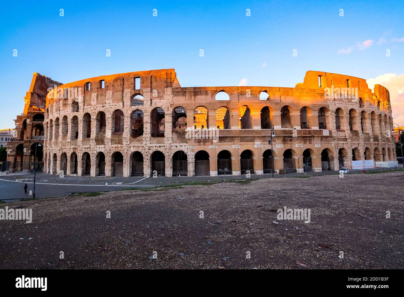 The Iconic Symbol of Imperial Roma - Colosseum at Sunset - oval Roman ...