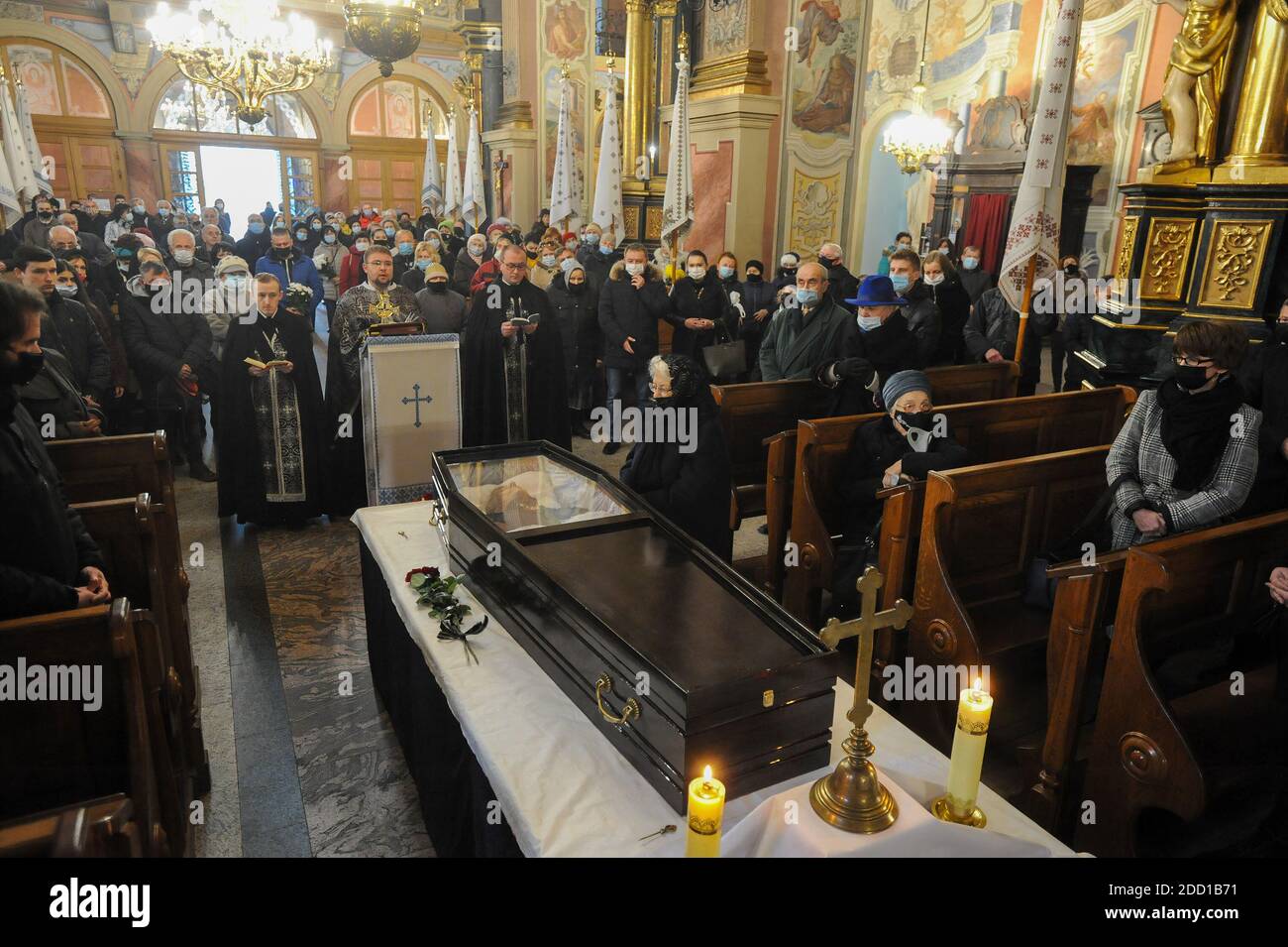 (EDITORS NOTE: Image depicts death)People pay last respect to theater ...