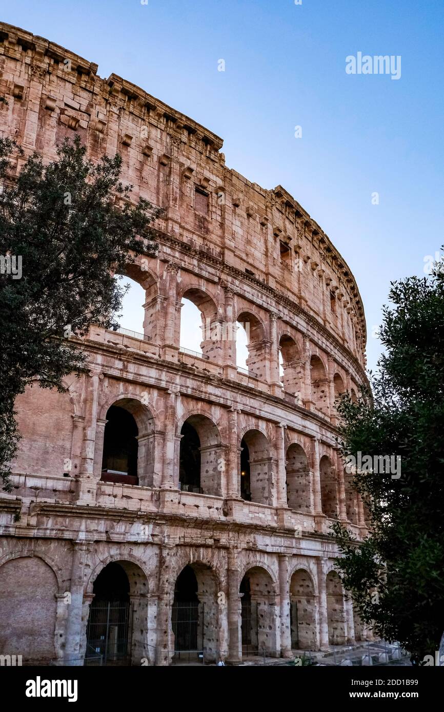 The Iconic Symbol of Imperial Roma - Colosseum at Sunset - oval Roman ...