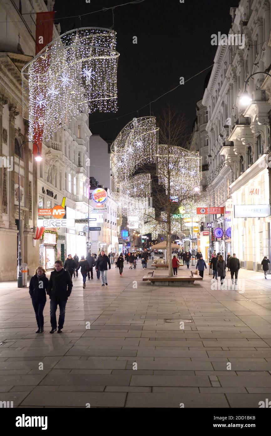 Vienna, Austria. 23rd Nov, 2020. Christmas spirit in times of Covid-19 ...