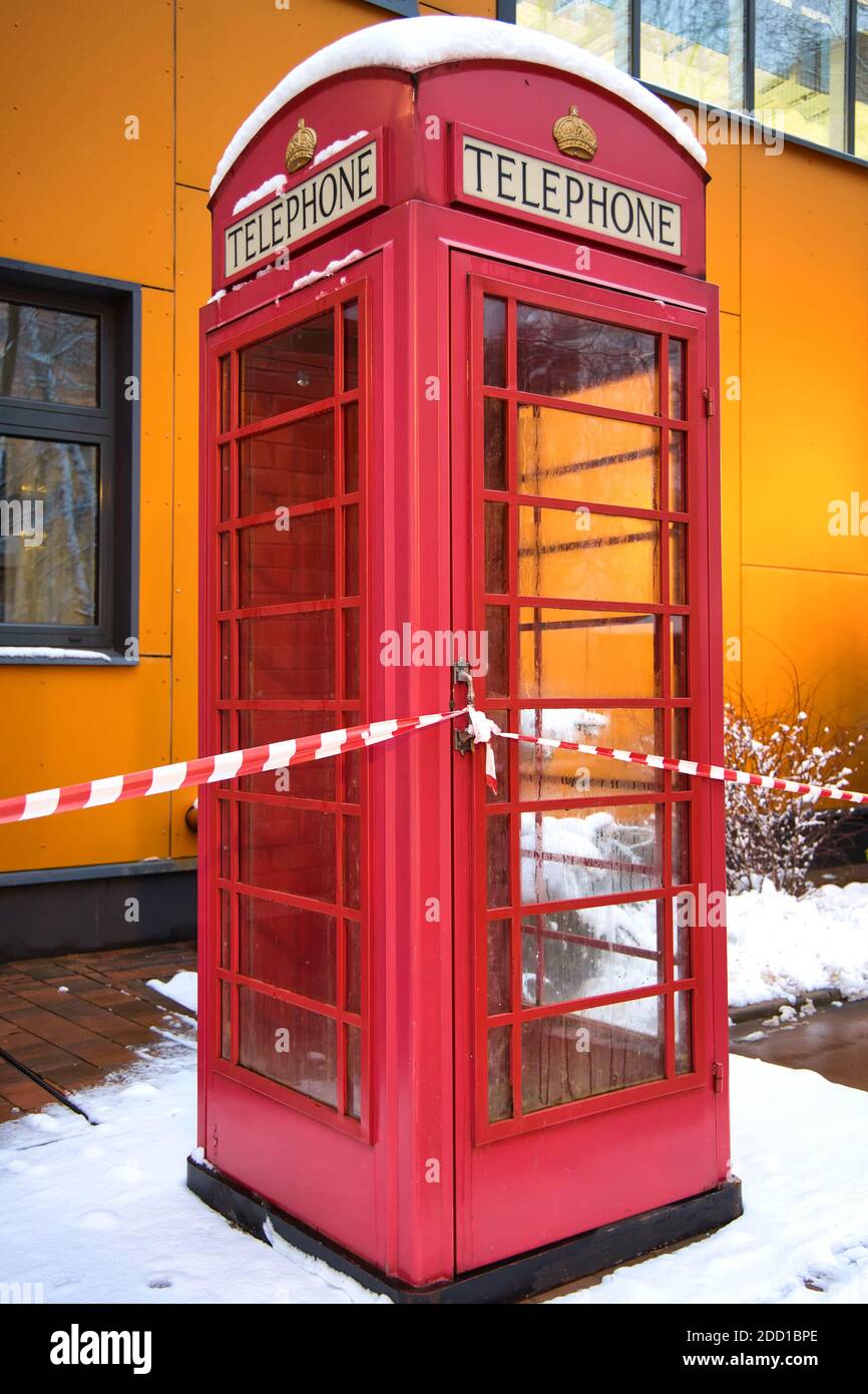 Traditional old style UK red phone box in London Stock Photo - Alamy