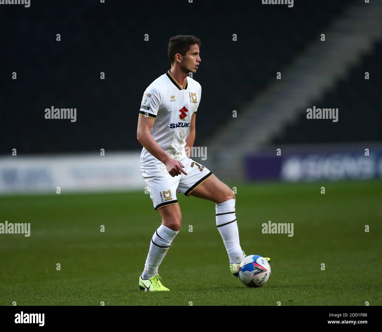 Jordan Houghton #24 of Milton Keynes Dons Stock Photo - Alamy