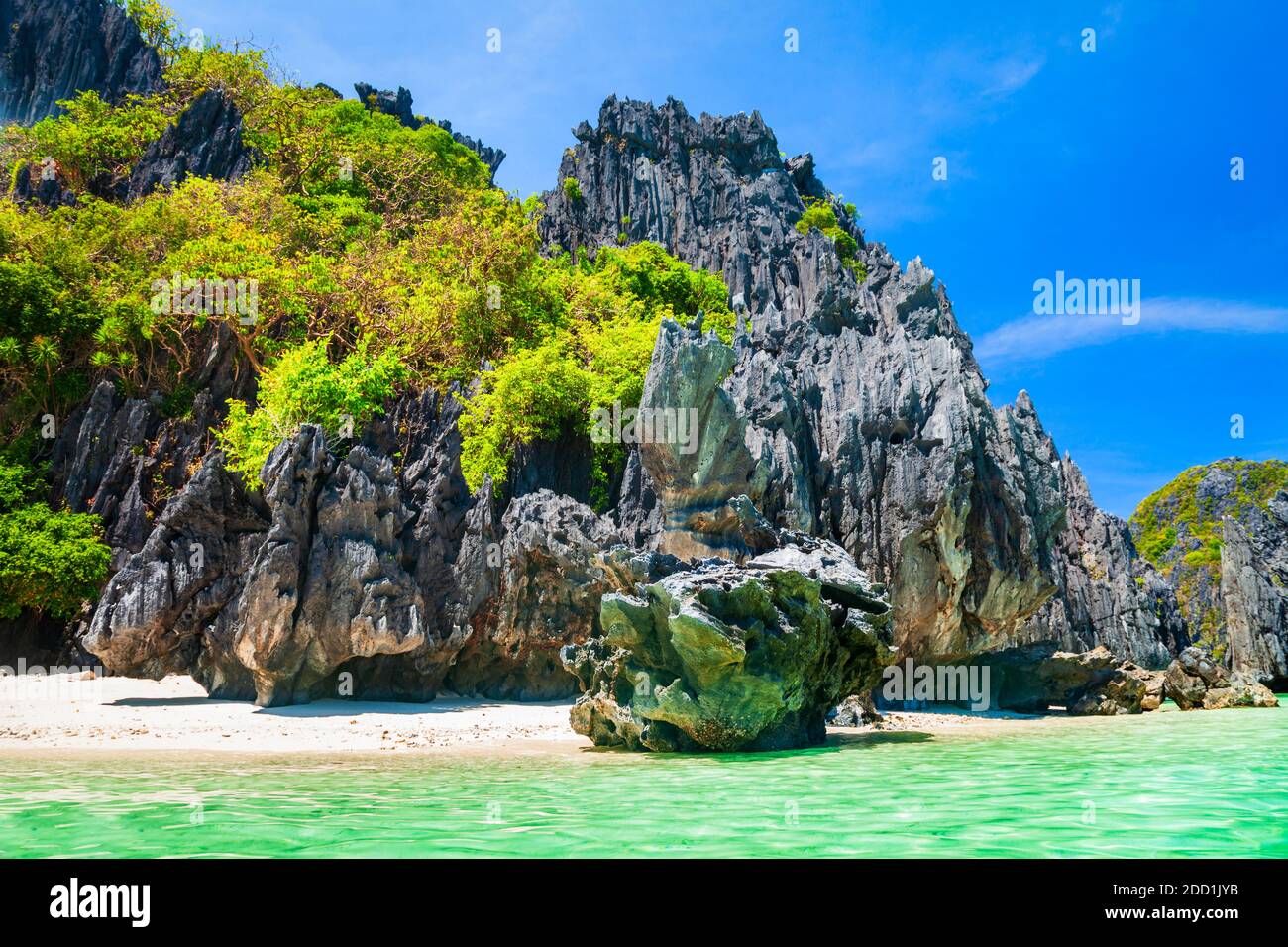Landscape of the beautiful mountain cliff in the sea, El Nido province ...