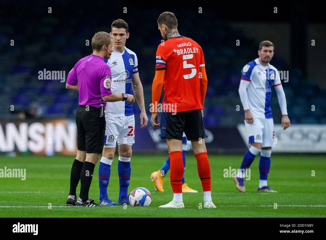 Darragh Lenihan #26 of Blackburn Rovers and Sonny Bradley #5 of Luton ...