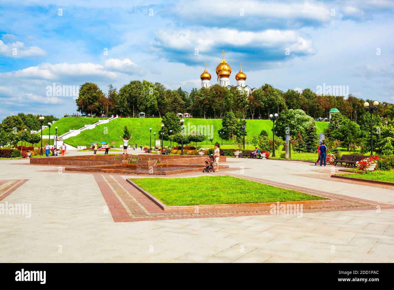 Strelka public park in the centre of Yaroslavl city, Golden Ring of ...