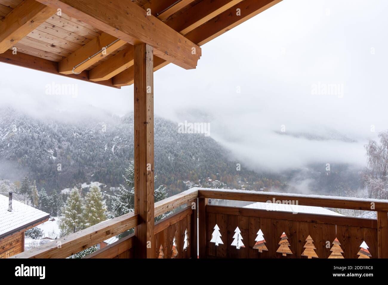 A chalet hi-res stock photography and images - Alamy