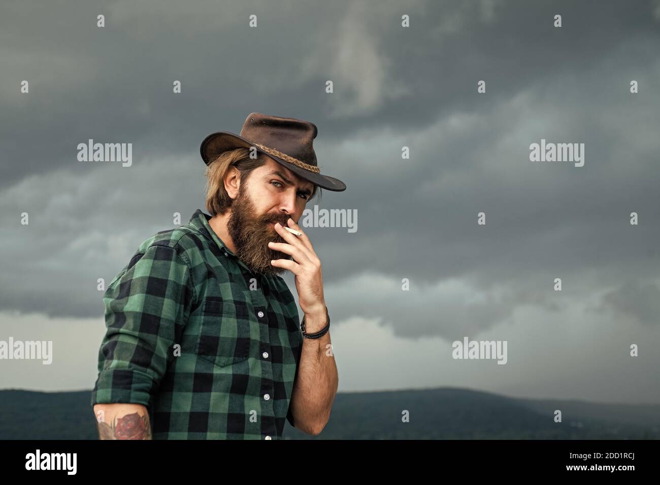 Texas mature man cowboy hat hi-res stock photography and images - Alamy