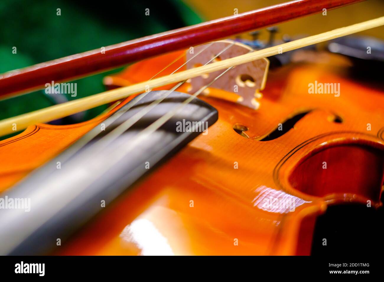 Violin in blur hi-res stock photography and images - Alamy