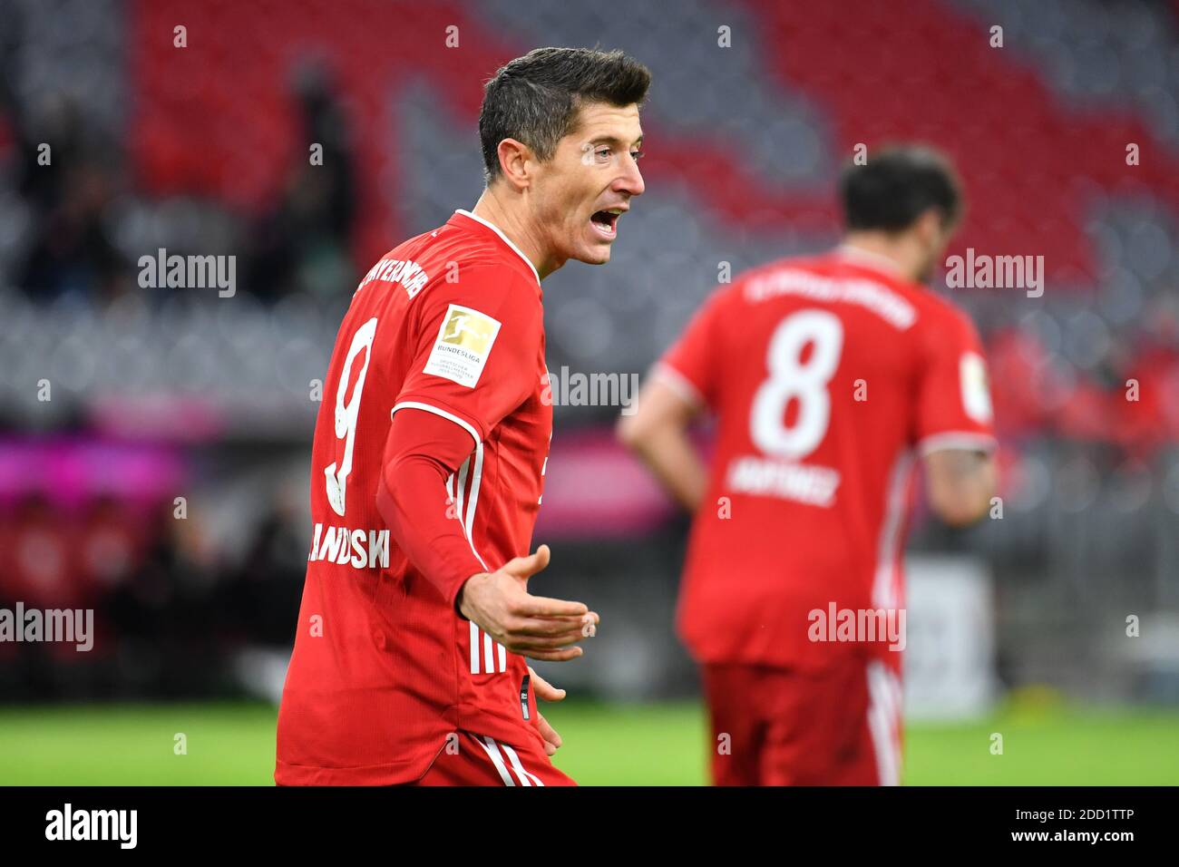 Munich, Deutschland. 21st Nov, 2020. Robert LEWANDOWSKI (FC Bayern ...