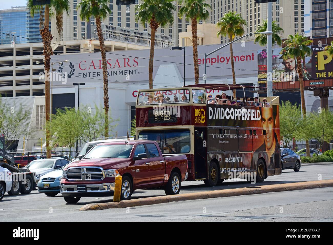 Las Vegas NV, USA 09-26-17 Las Vegas Big Bus Tour. Walk through the ...