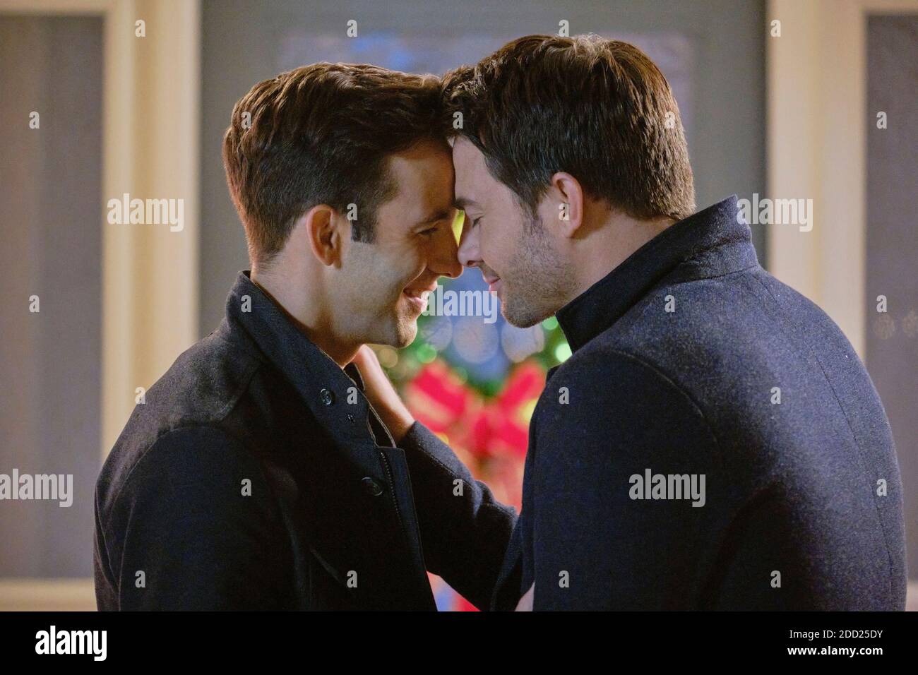 THE CHRISTMAS HOUSE, from left: Brad Harder, Jonathan Bennett, (aired Nov. 22, 2020). photo ...