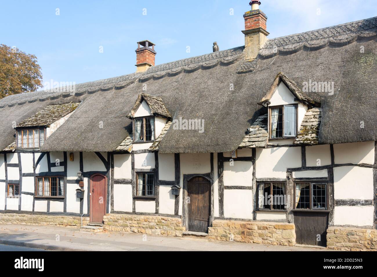 Thatched timber-framed cottages, High Street, Mickleton ...