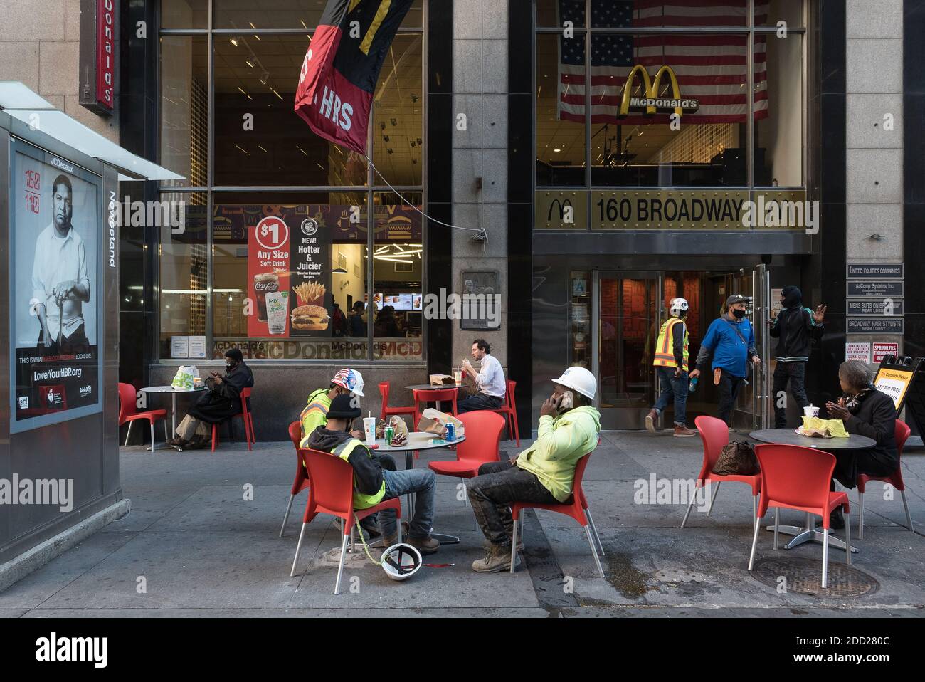 Manhattan, New York. October 15, 2020. People eating at the outdoor ...