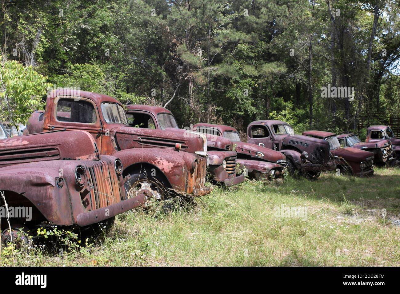 Tired old vehicles hi-res stock photography and images - Alamy