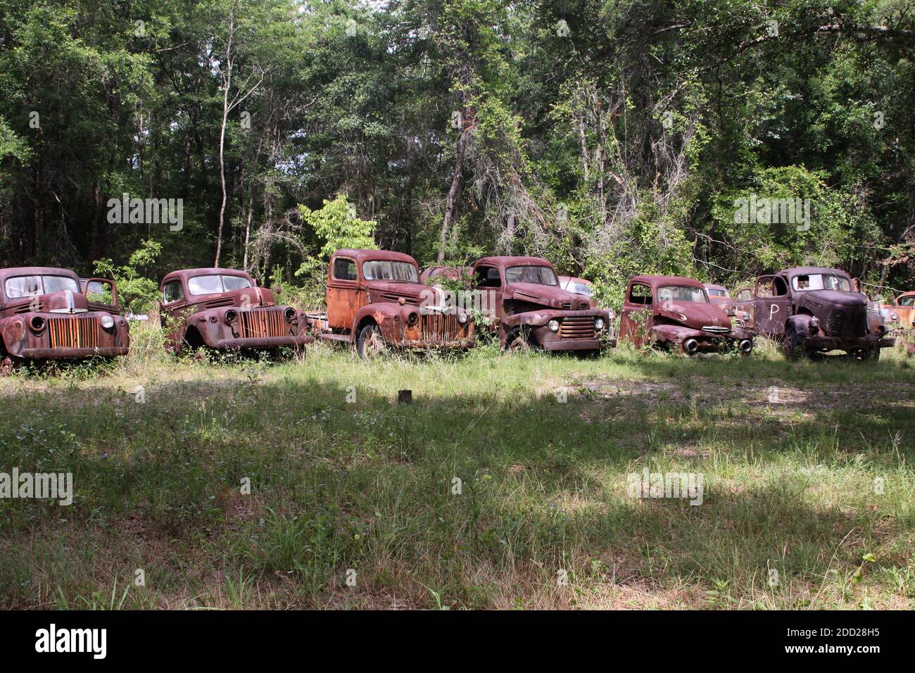 Tired old vehicles hi-res stock photography and images - Alamy