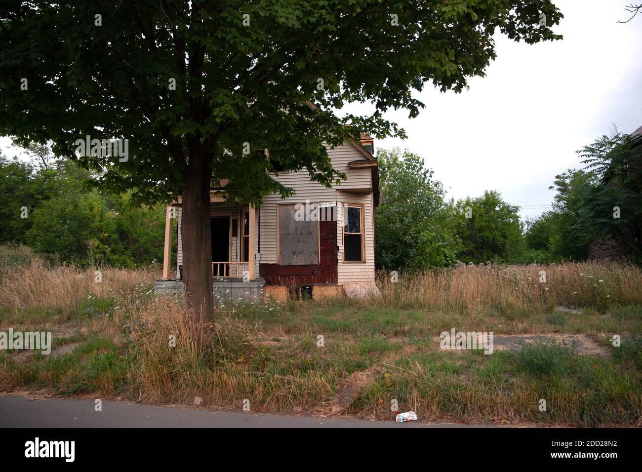 Inner city Detroit neighborhoods, filmed ca 2010, by Dembinsky Photo ...