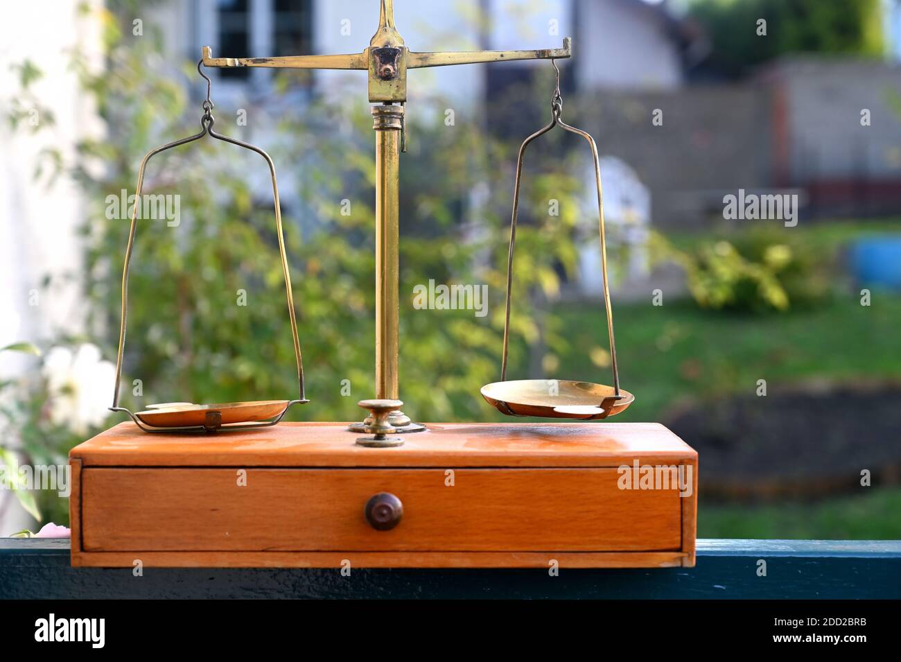 Vintage scale hi-res stock photography and images - Alamy