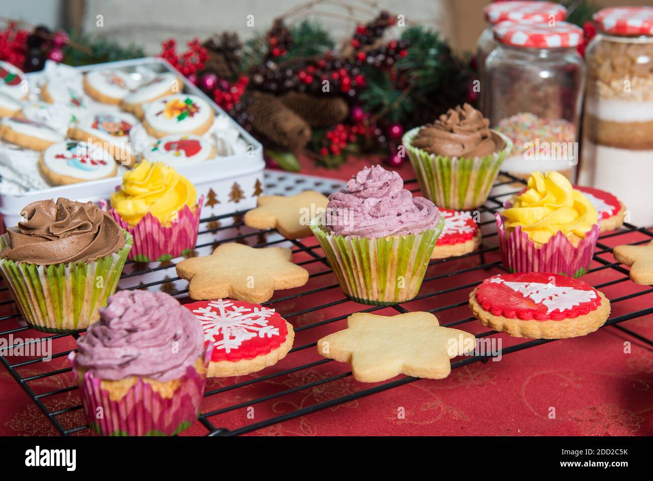 Table of sweets hi-res stock photography and images - Alamy