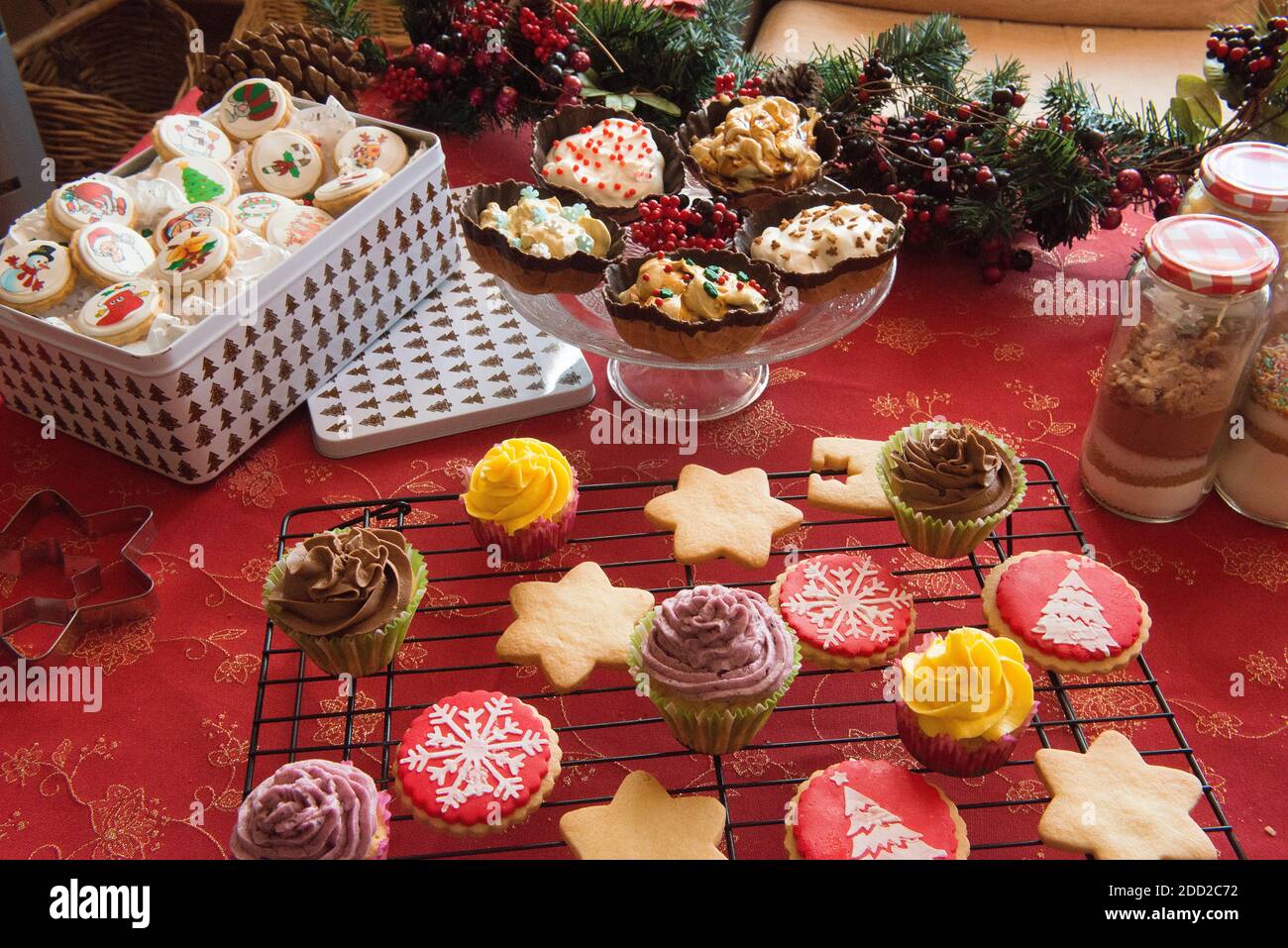 Table of sweets hi-res stock photography and images - Alamy