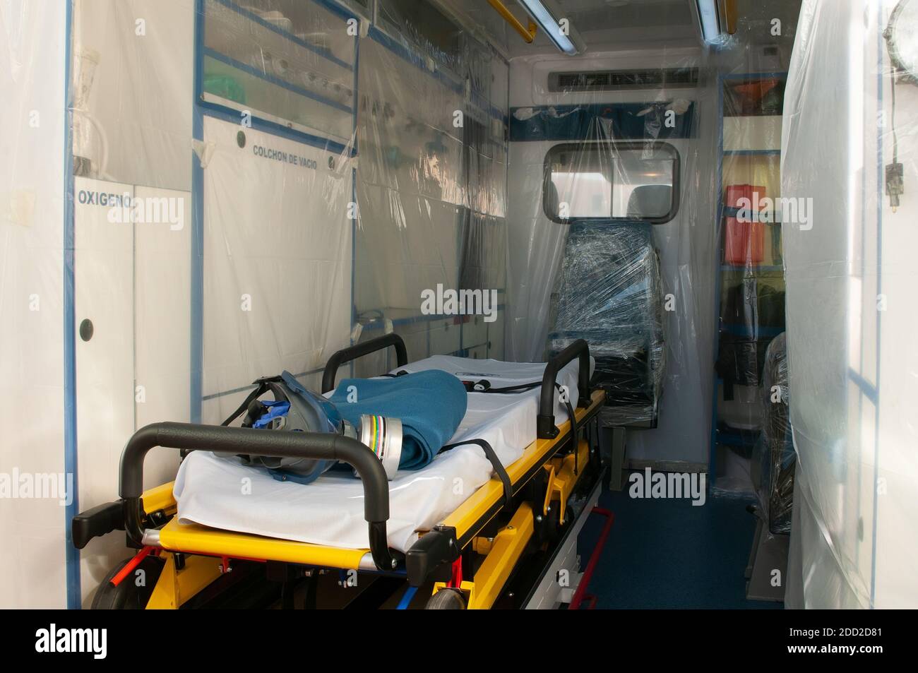 Paramedic bed hi-res stock photography and images - Alamy