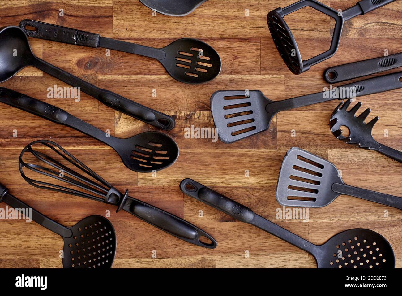 A studio photo of kitchen utensils Stock Photo - Alamy